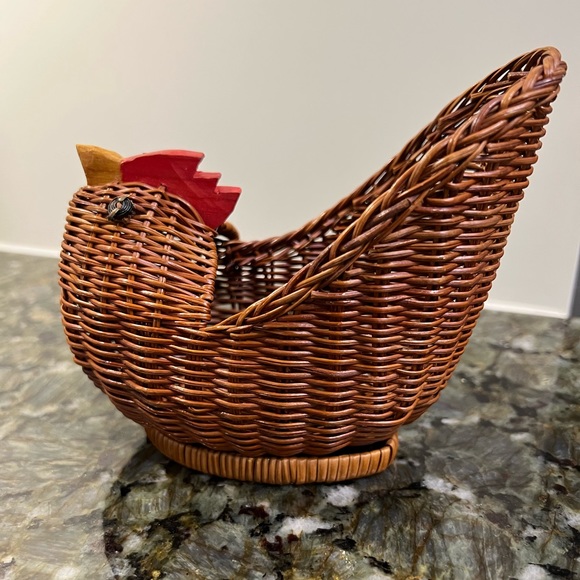 Kitchen | Vintage Wicker Hen Basket | Poshmark